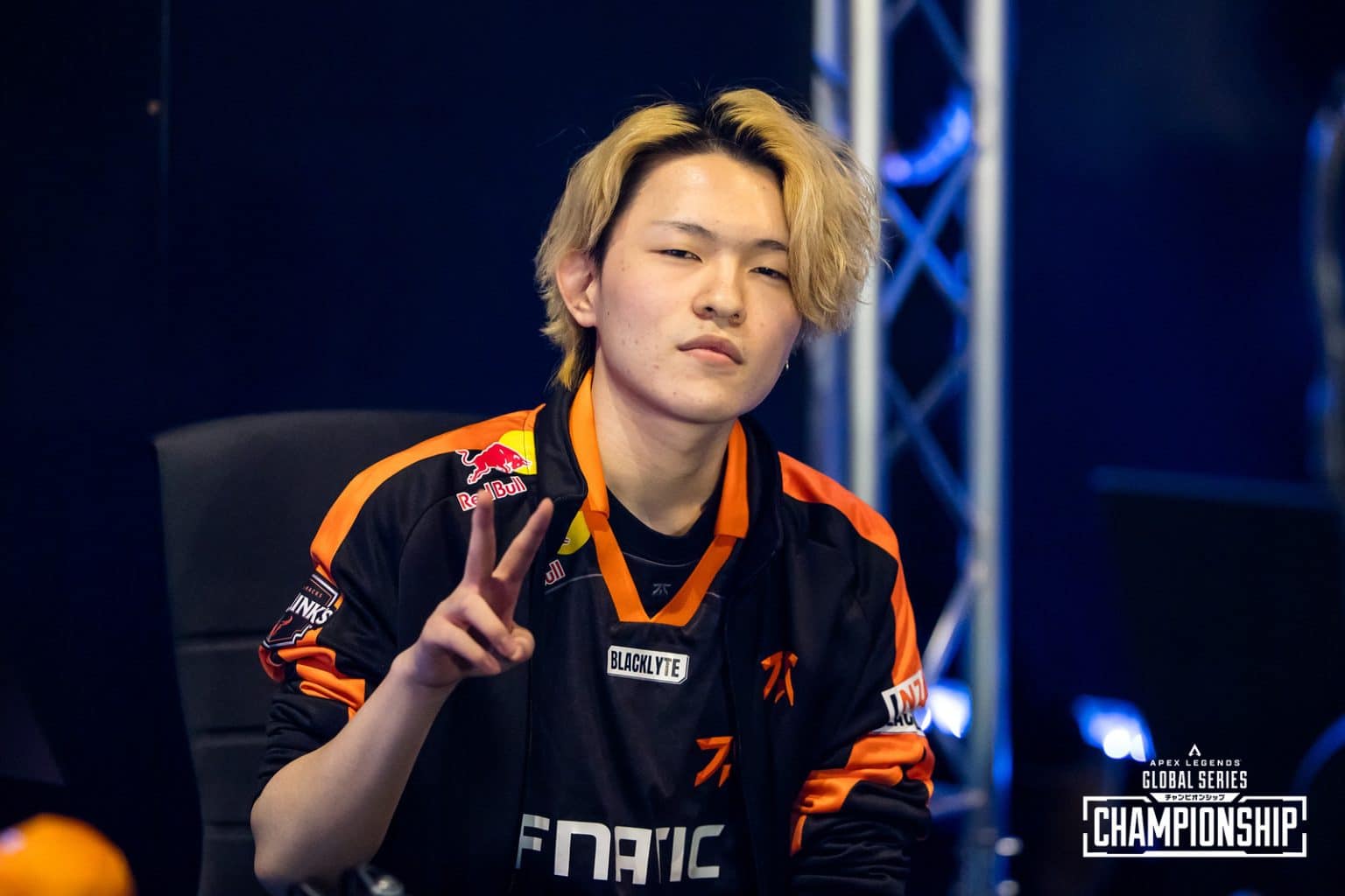 【APEX】FNATIC YukaF選手のマウスなど使用デバイスやAPEX設定感度・キー配置・画面設定まとめ | ゲーム実況メディア